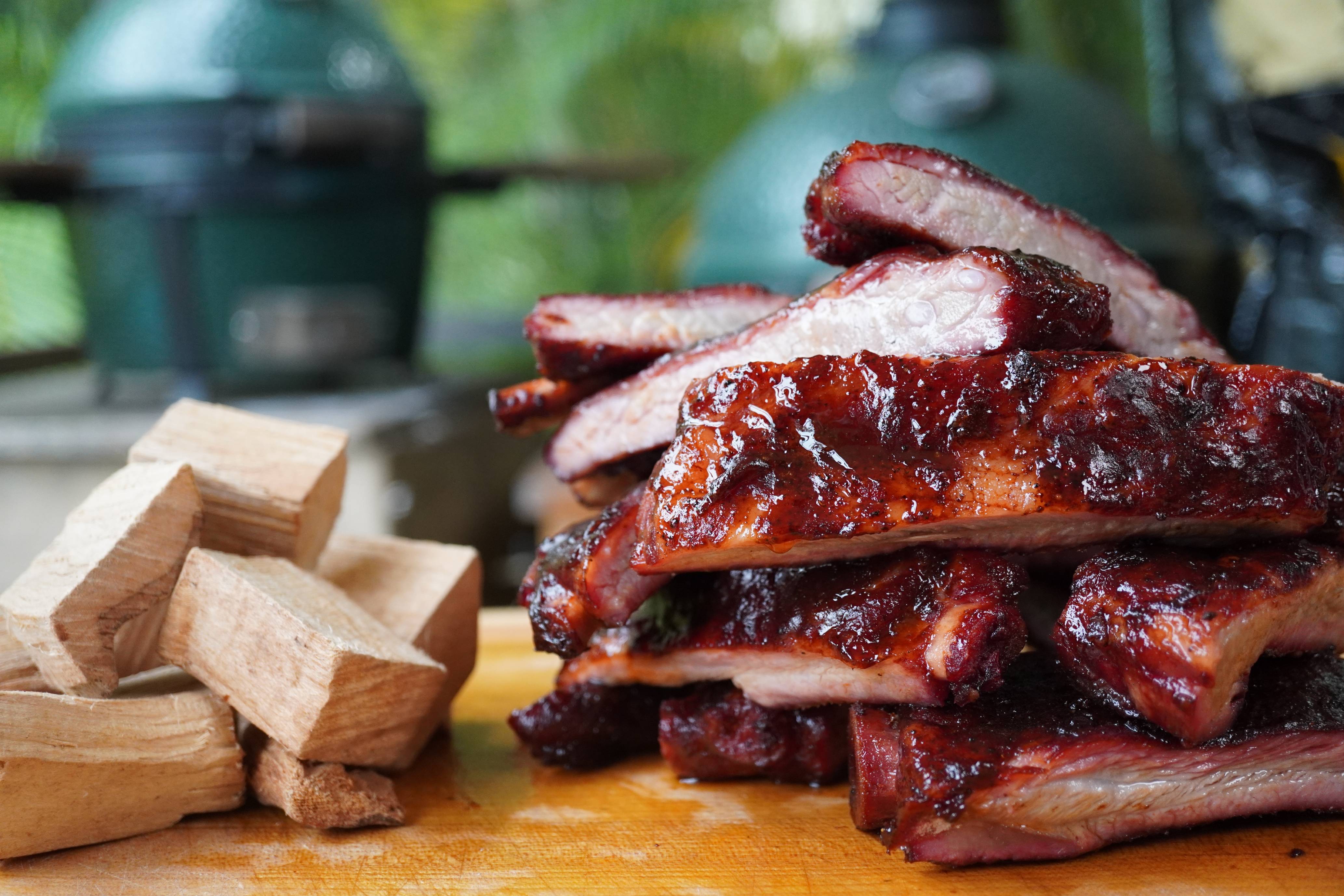 No Wrap, No Spritz Smoked Ribs – FogoCharcoal.com
